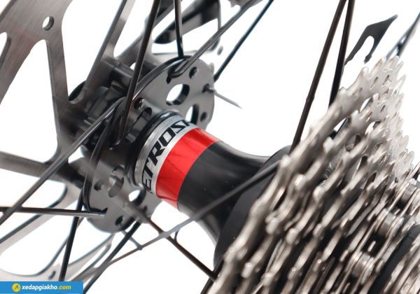 Xe Đạp Đua Twitter Cyclone 2024 - Khung Carbon | Retrospec